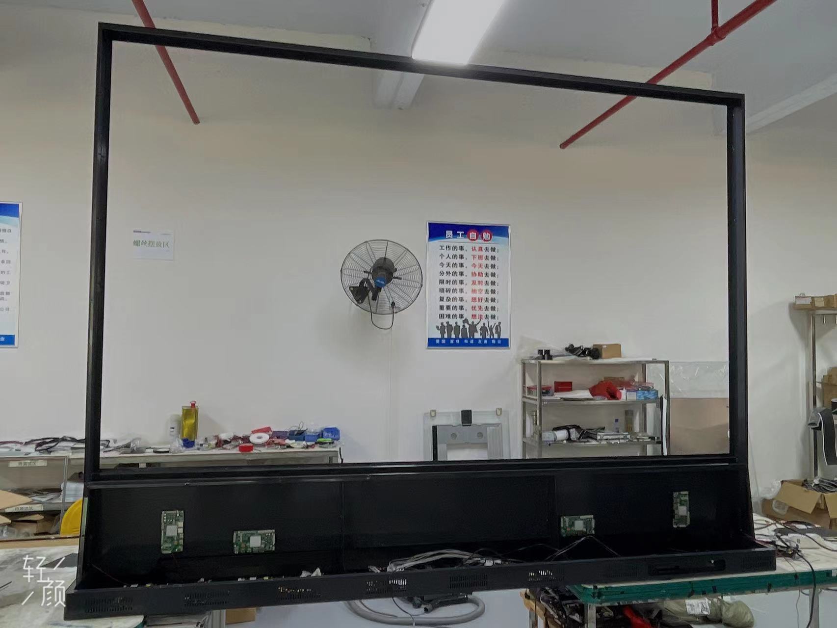2×2 OLED transparent display splicing screen – QTVISTA INC